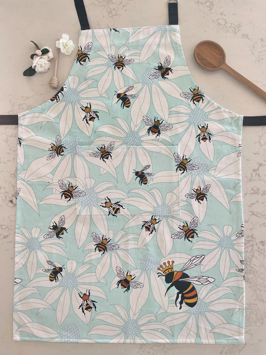 Queen Bee Apron – The Farmers Pantry